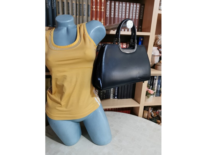 4. Valentino MODERNA VRHUNSKA TORBA