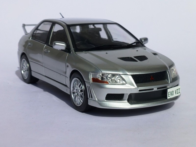 1/24 Mitsubishi Lancer Evolution VII Whitebox