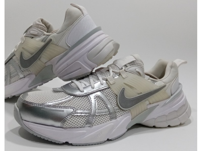 Nike V2K Run FD0736-104 (EUR48,5) Nekorišćeno ✅