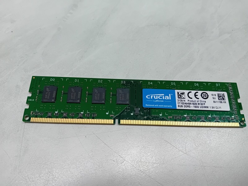 ddr3 8gb 1600mhz crucial ispravna
