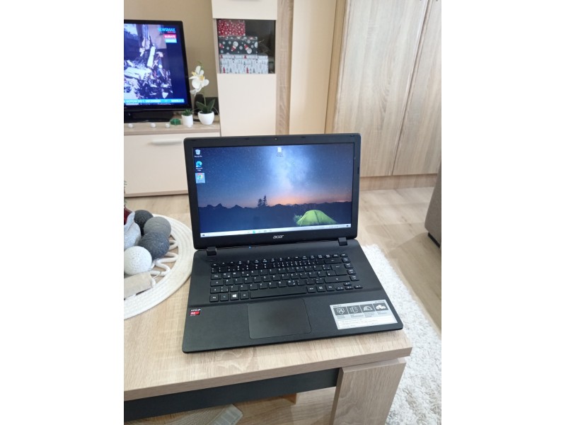 Laptop Acer Aspire ES1 520-513r A4-5000/8GB/1TB/HD8330.