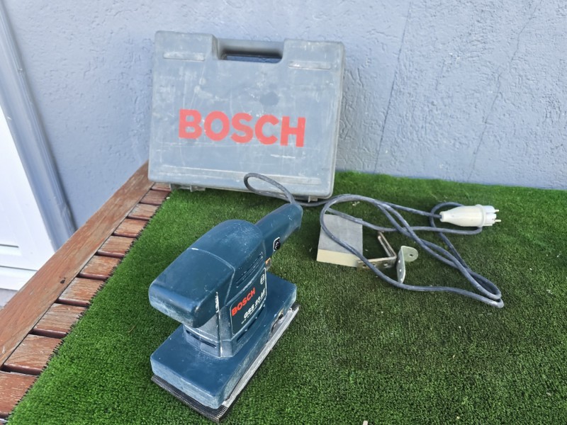Bosch vibraciona brusilica