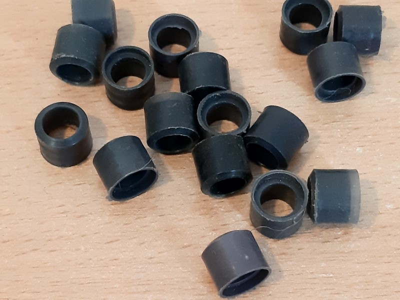 Plasticne perle 15x10mm, duzine 13mm, - 20 komada