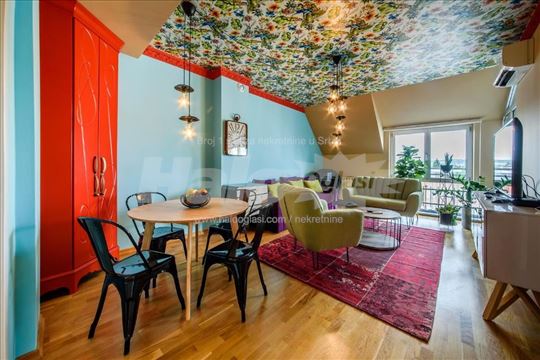 Izdaje se moderno opremljen stan u centru grada