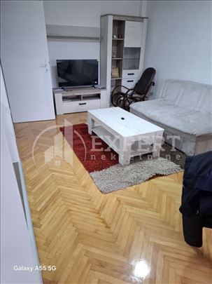 Izdaje se odličan stan na Bulevaru Nemanjića, 30m2