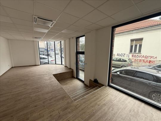 Lokal, Vukov spomenik, 80m2