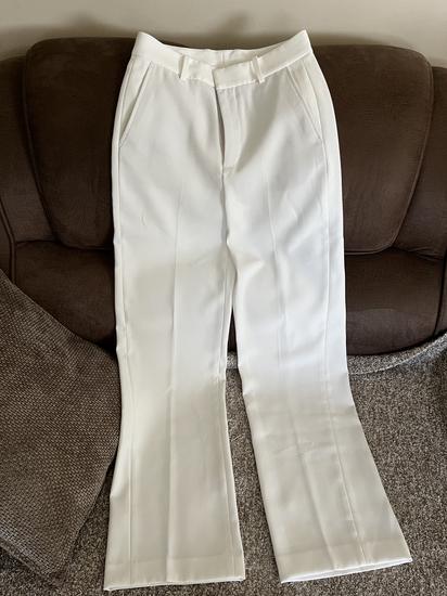Zara pantalone / nove