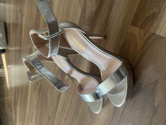 Sandale