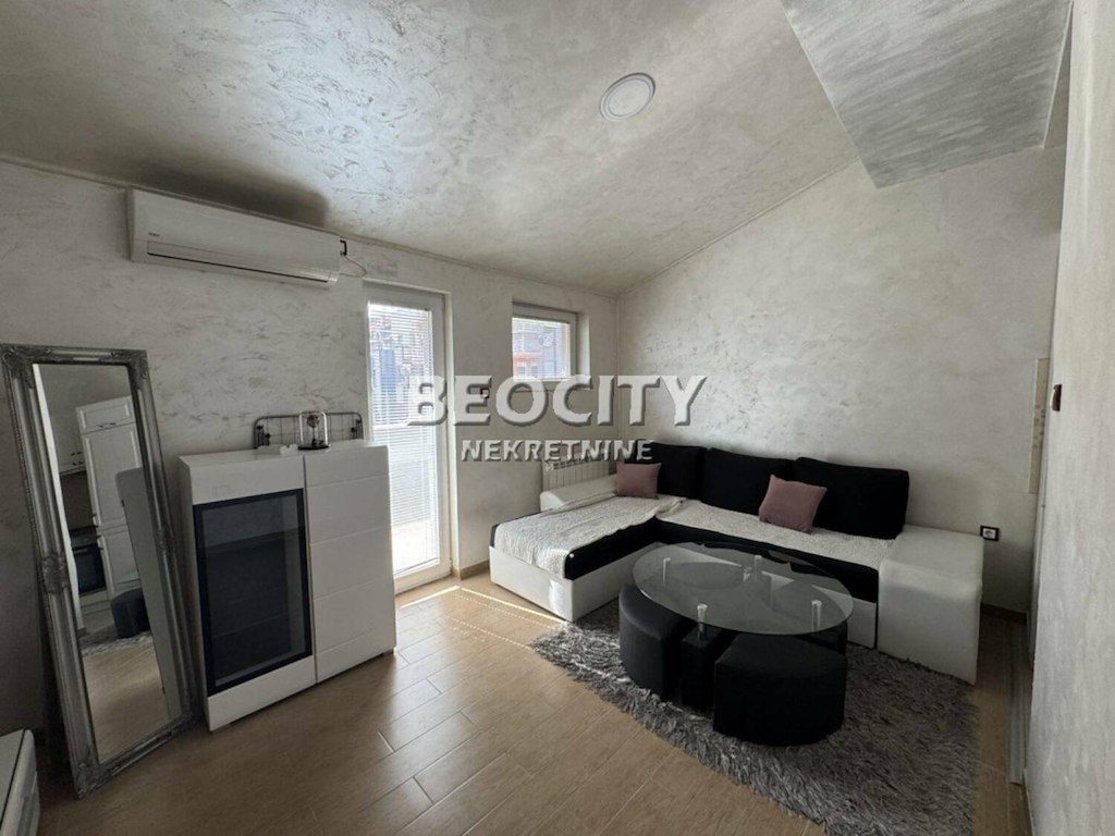 Dvosoban stan, Novi Sad - Centar | Izdavanje · 37m² · 400€