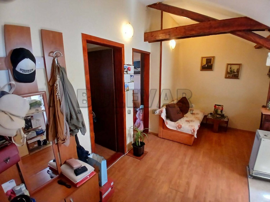 Dvosoban stan, Niš - Crveni pevac | Izdavanje · 52m² · 300€