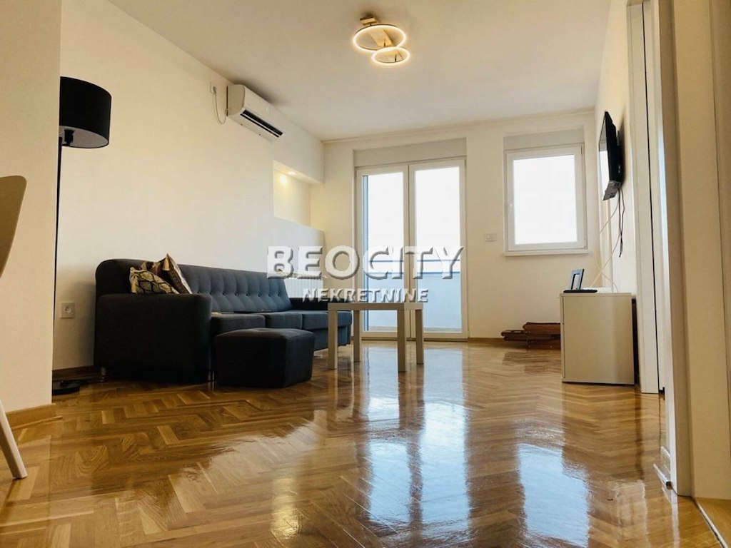 Dvosoban stan, Beograd - Vračar (centar) | Izdavanje · 40m² · 700€