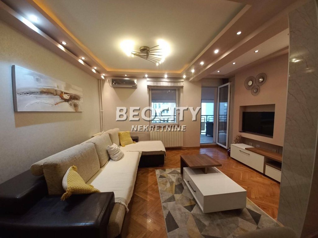 Trosoban stan, Novi Sad - Centar | Izdavanje · 81m² · 1.000€