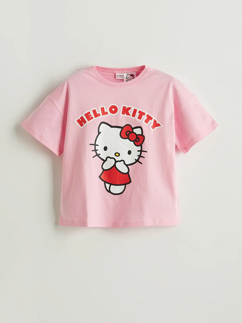 LCW Kids Komplet Kratke Pidžame Za Devojčice Sa Štampom Hello Kitty I Okruglim Izrezom