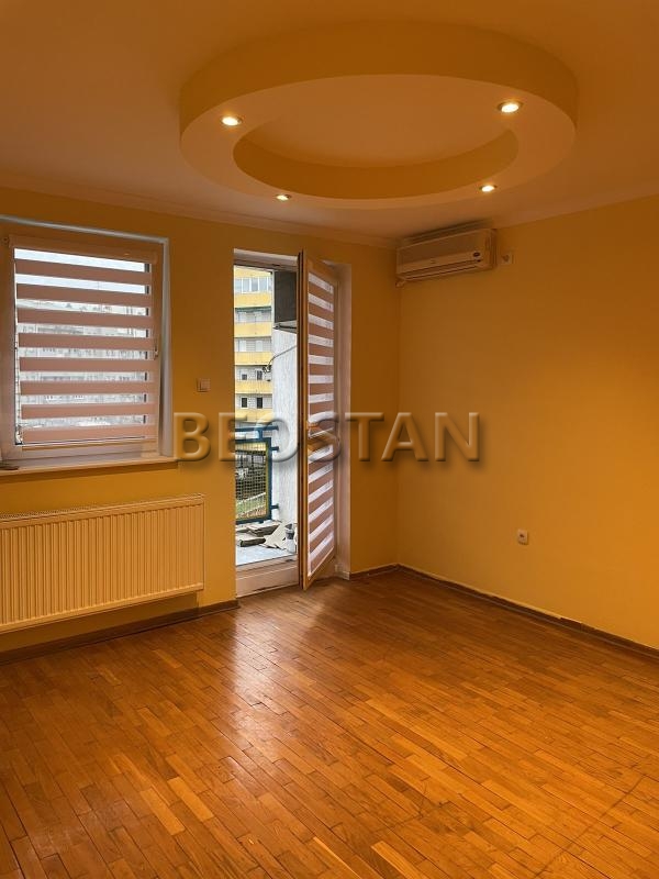 Novi Beograd - Blok 22 #66927
590 €
