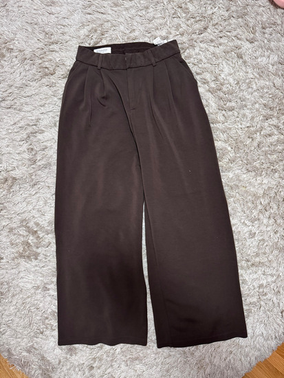 Stradivarius braon pantalone 38