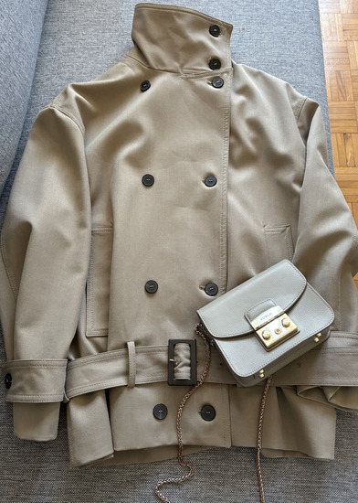 Rezervisano ZARA oversize trench jakna