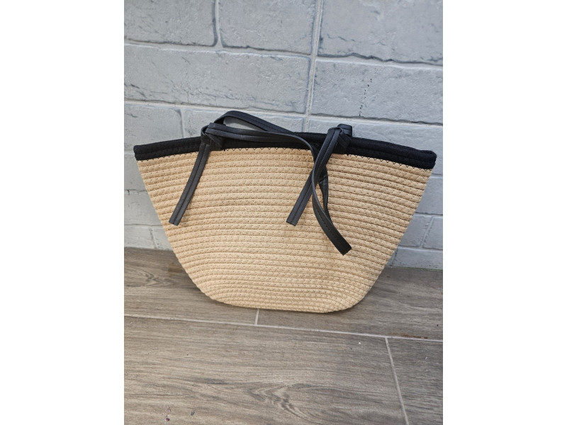 Divna letnja torbica