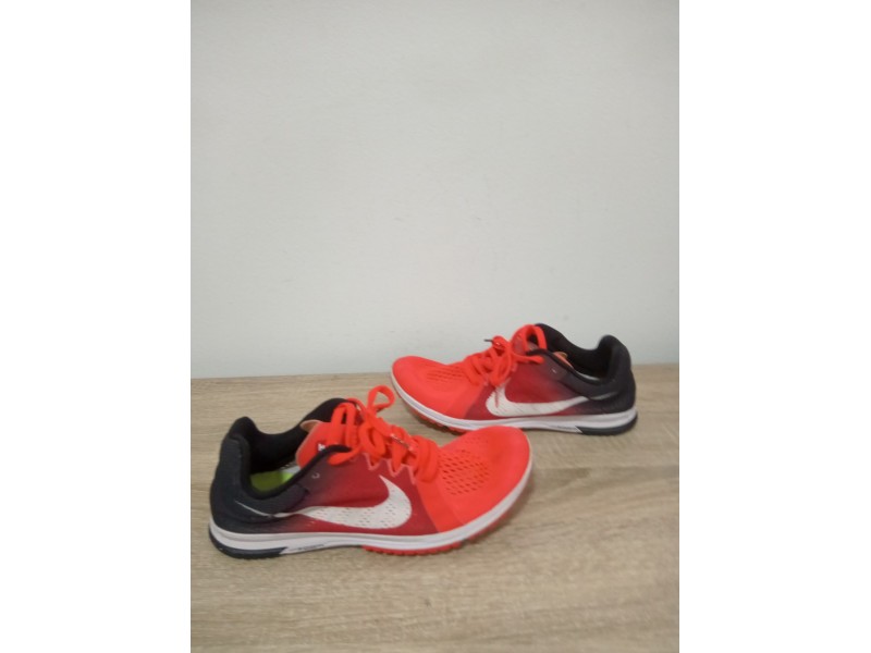 NIKE -41 LAGANE KAO PERCE