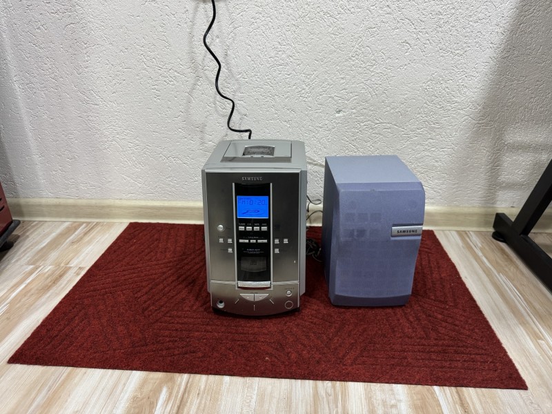 Mini linija Samsung MN-N7 (CD,TUNER,TAPE,AUX) + zvučnik
