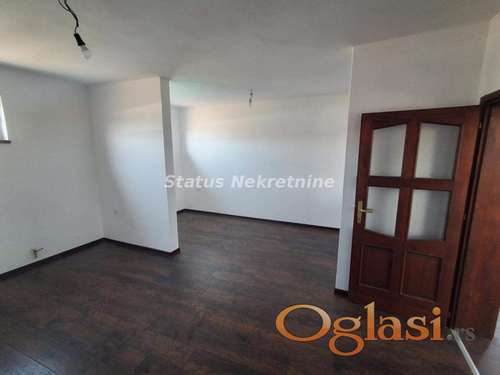 Stari Futog-Prazan Trosoban stan 80 m2 na Prvom Spratu-Zakupnina 300e-065/385 8880