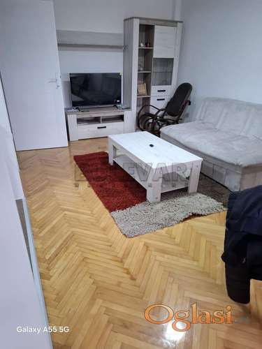 Izdaje se odličan stan na Bulevaru Nemanjića, 30m2