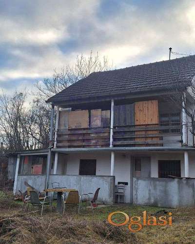 Spratna kuća u Banstolu
