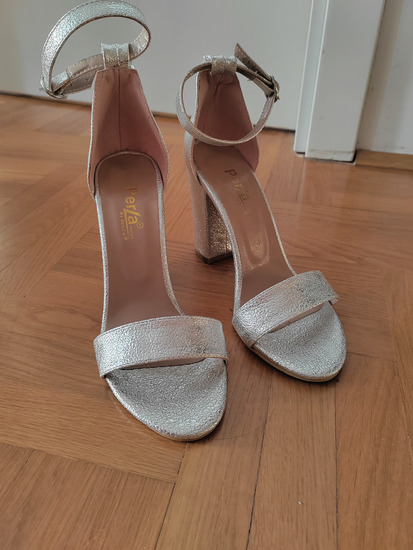 Perla srebrne salonke 38