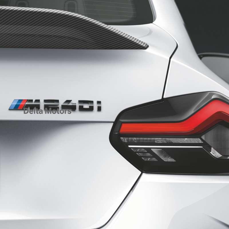 M240i badge