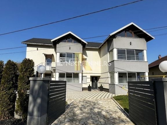 Apartmanski objekat u Vrdniku – funkcionalna investicija sa postojećim prihodom