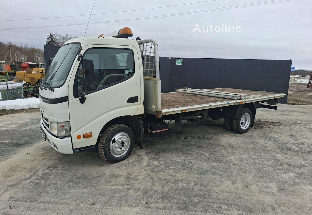 Toyota Dyna kamion s ravnom platformom < 3.5t