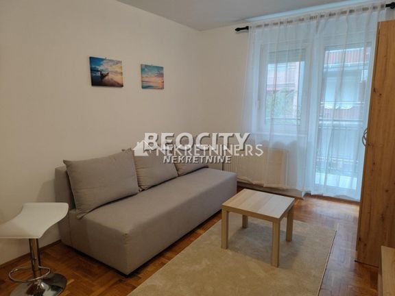 Novi Sad, Centar, Augusta Cesarca, 0.5, 28m2, 350EUR