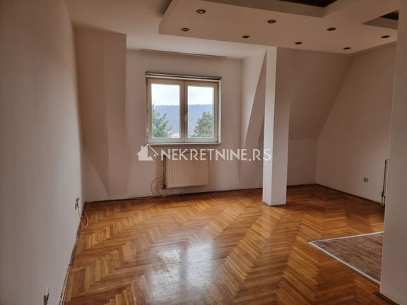 Kanarevo brdo-Vukasovićeva-34m2