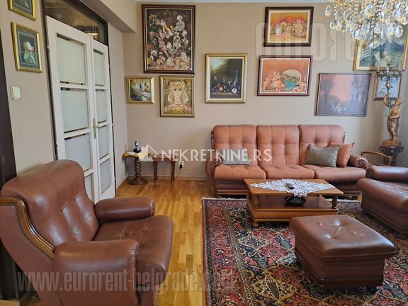 #50283, Izdavanje, Stan, KLINIČKI CENTAR, 750 EUR