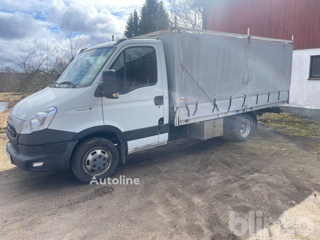 Prodaje se IVECO 35 kamion s ceradom < 3.5t na aukciji