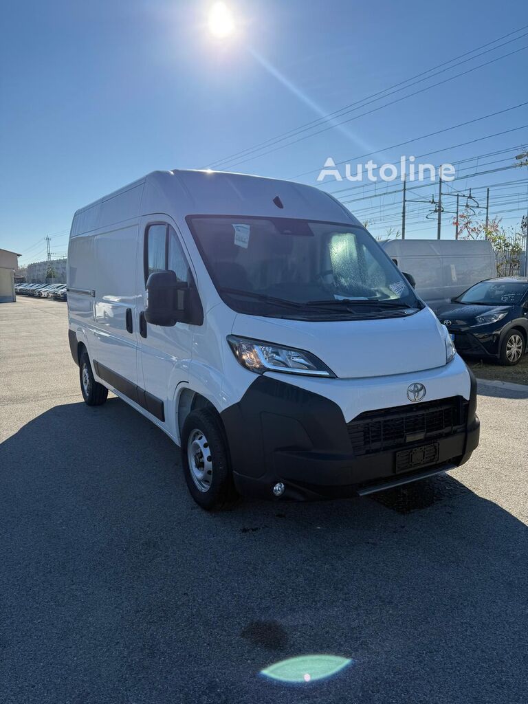 Izdajem Toyota Proace max minibus furgon