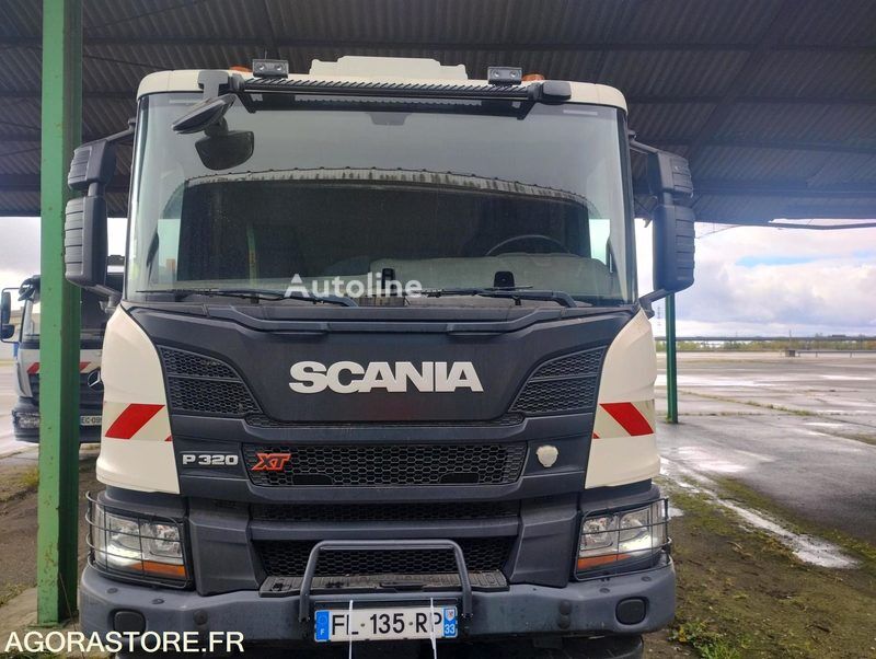 Prodaje se Scania P 320 kamion s ravnom platformom na aukciji