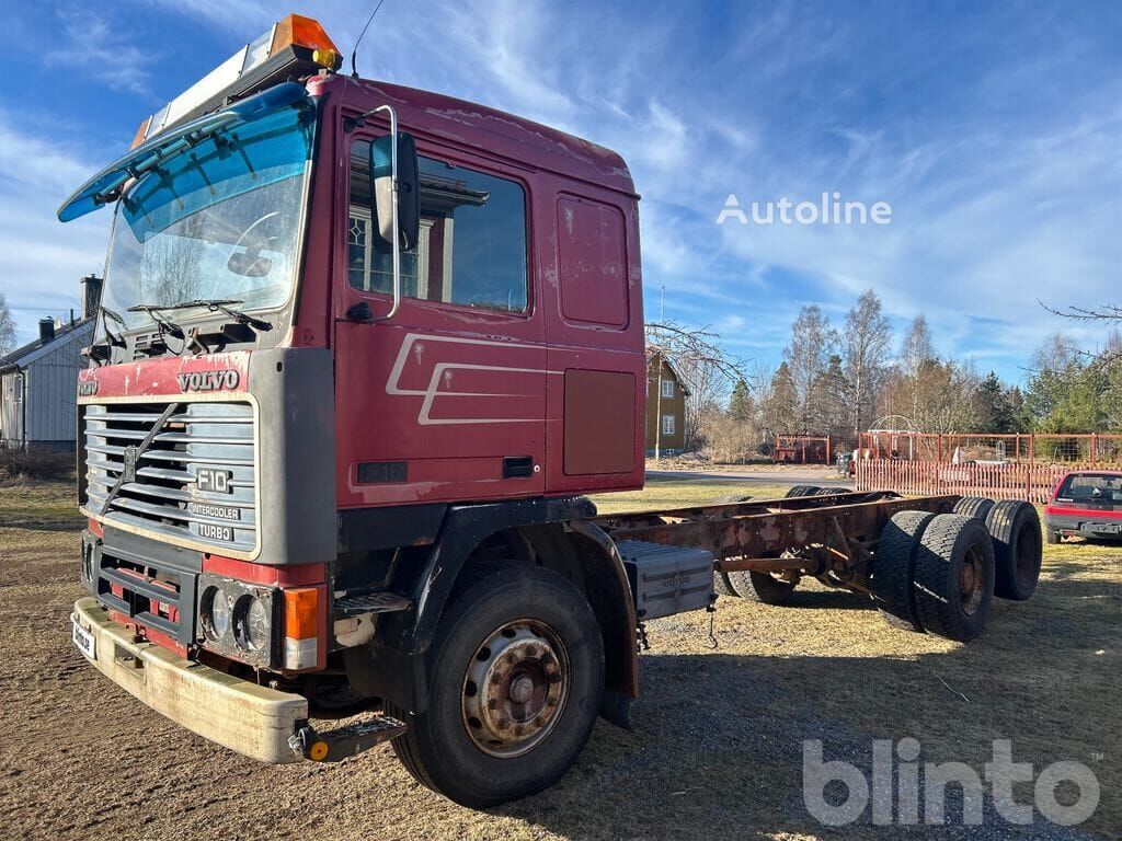 Prodaje se Volvo F10 6X2 kamion šasija na aukciji