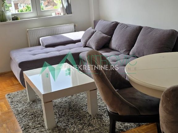 Stan,NOVI SAD,BULEVAR PATRIJARHA PAVLA,kv: 49.00, € 158600, ID: 1004001