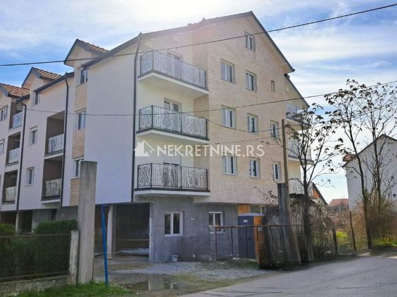 Četvorosoban stan u izgradnji 92m2+55m2-direktno od investitora-149.500€
