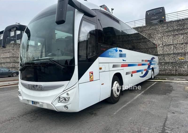 IVECO MAGELYS/ SPROWADZONE / 61 MIEJSC/ 2 SZTUKI turistički autobus