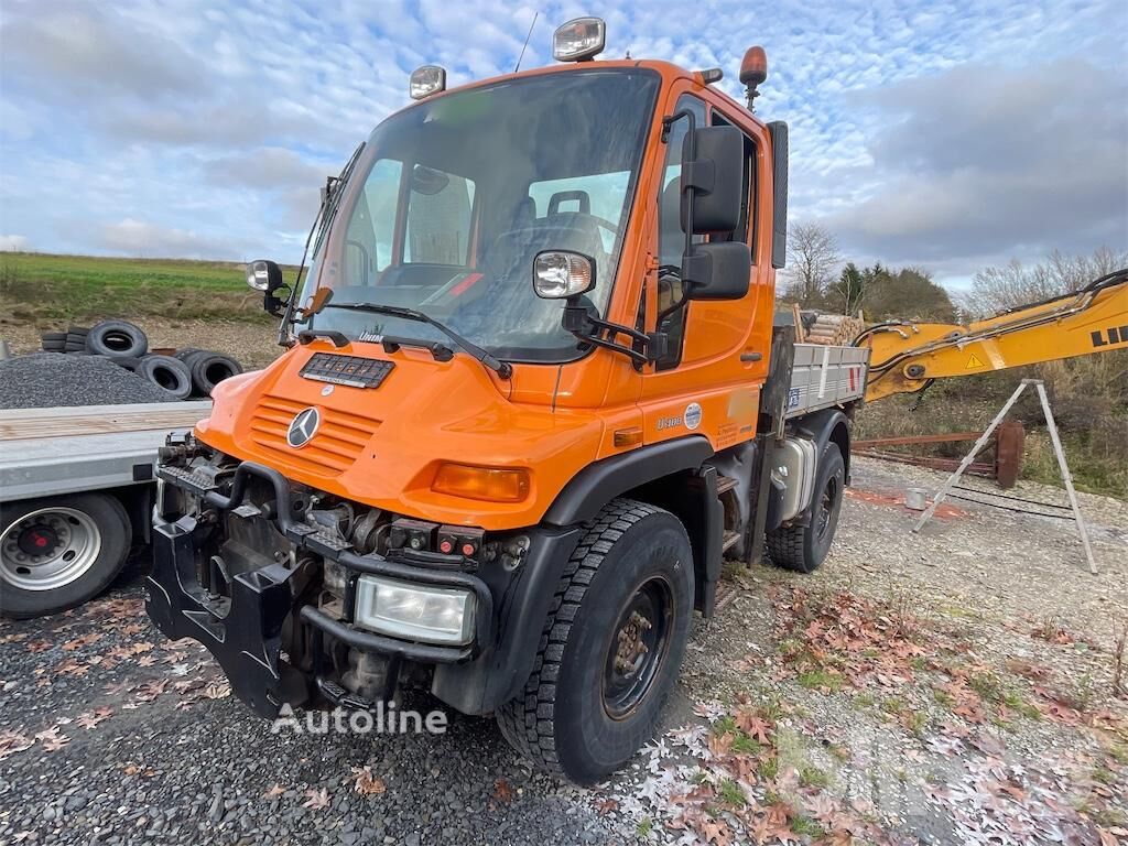 Prodaje se Mercedes-Benz Unimog 405/10 univerzalnu komunalnu mašinu na aukciji