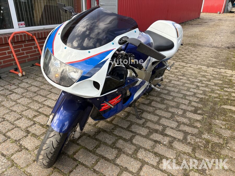 Prodaje se Suzuki R GSX motocikl na aukciji