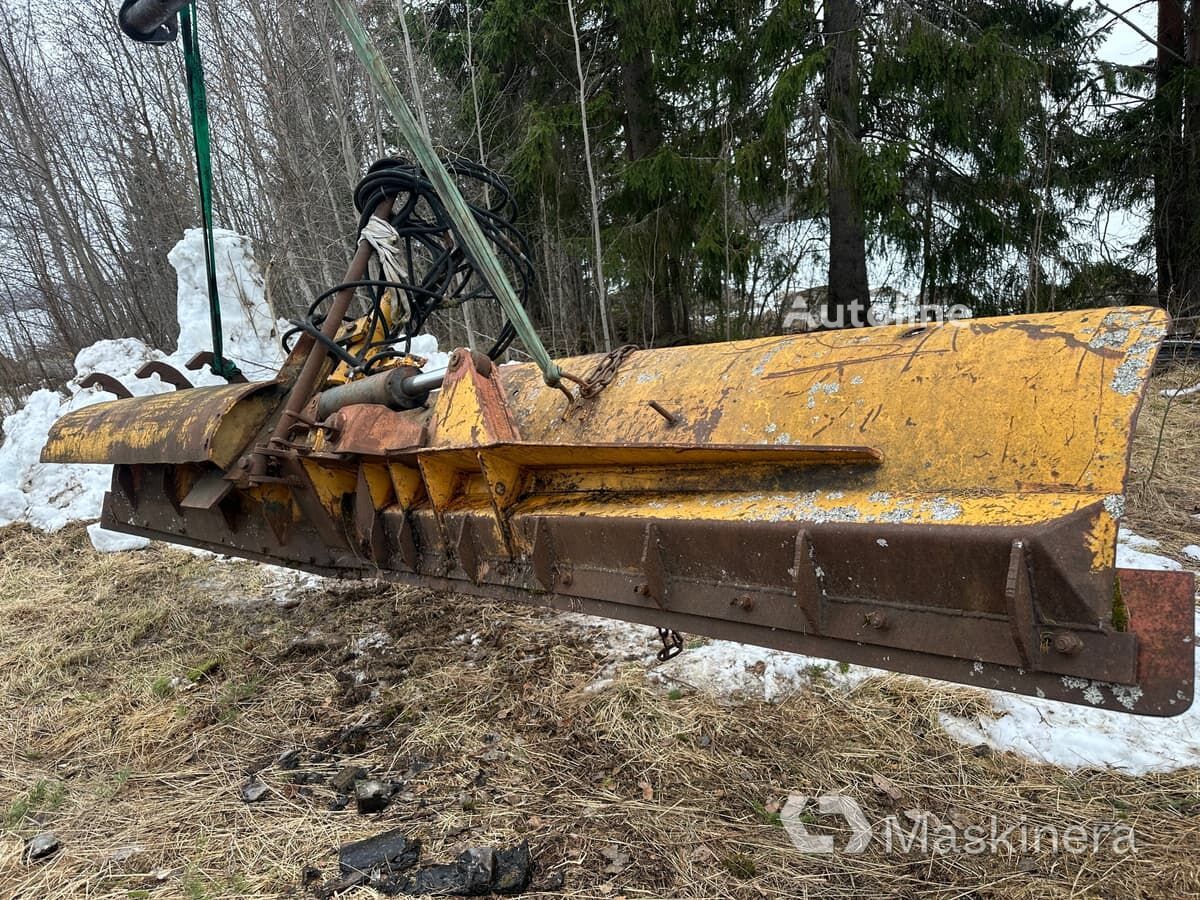 Prodaje se raonik za sneg na aukciji