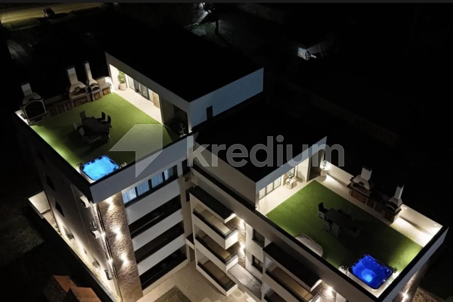 Vrdnik | Novo | Luksuzan Penthouse | Velika terasa sa đakuzijem i panoramskim pogledom