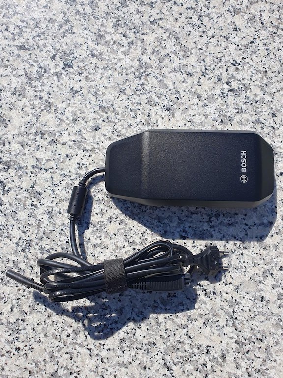 Punjac ORIGINAL Bosch Smart 4a ili sa 2 ampera