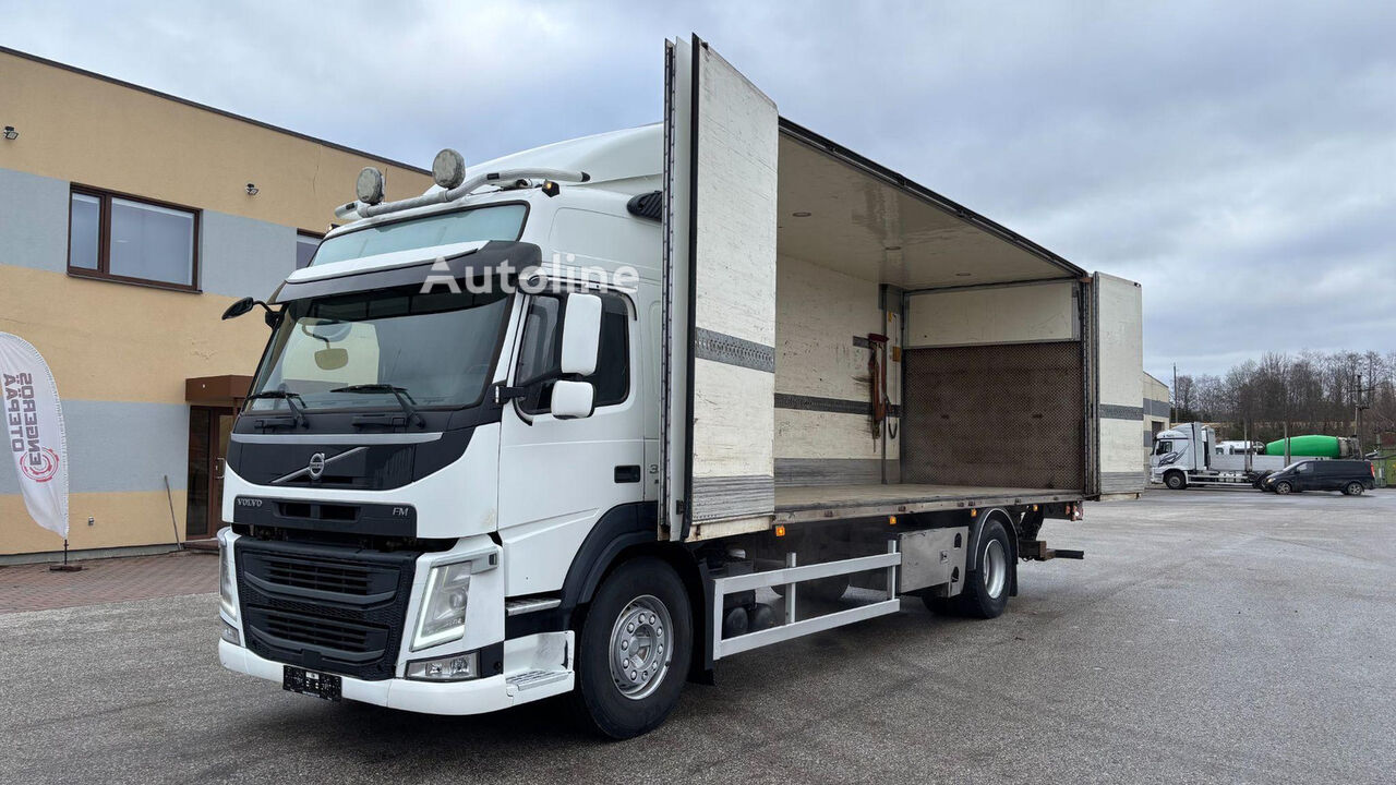 Volvo FM 330 4x2 EURO 6B + SIDE OPENING kamion furgon