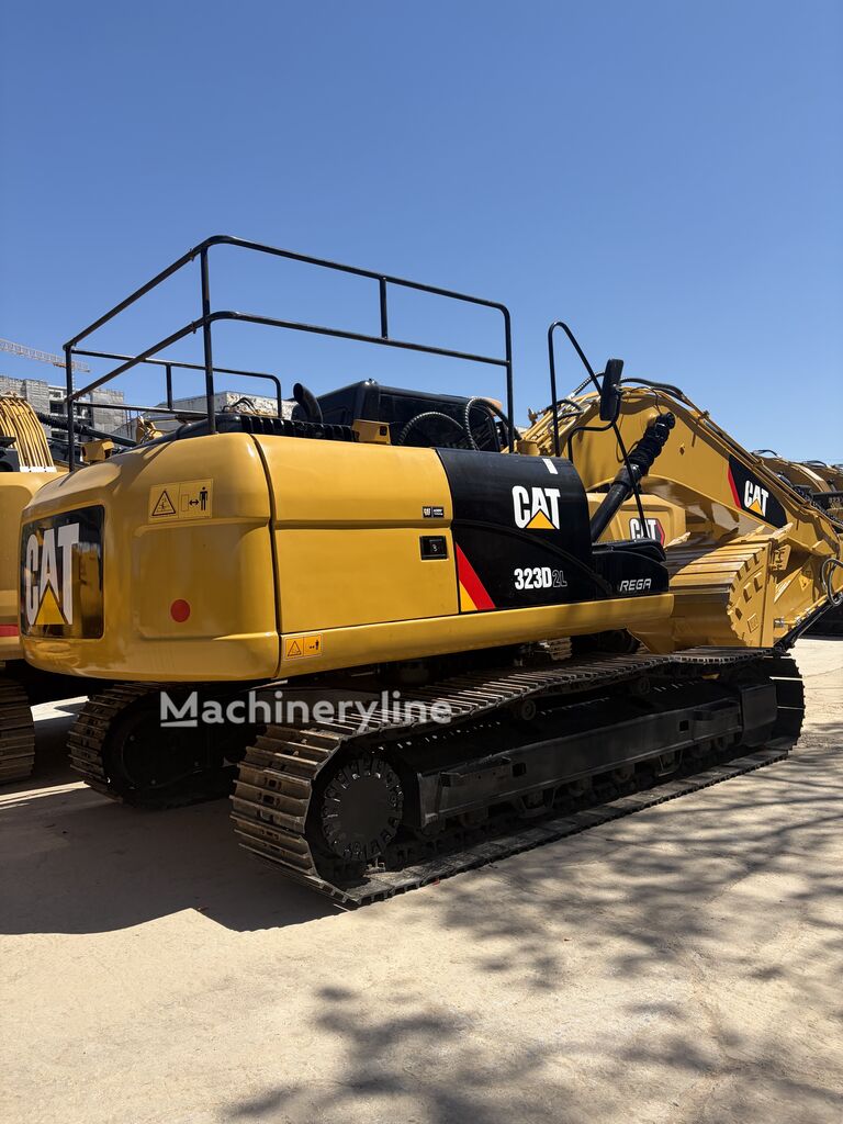 Caterpillar 323DL bager guseničar