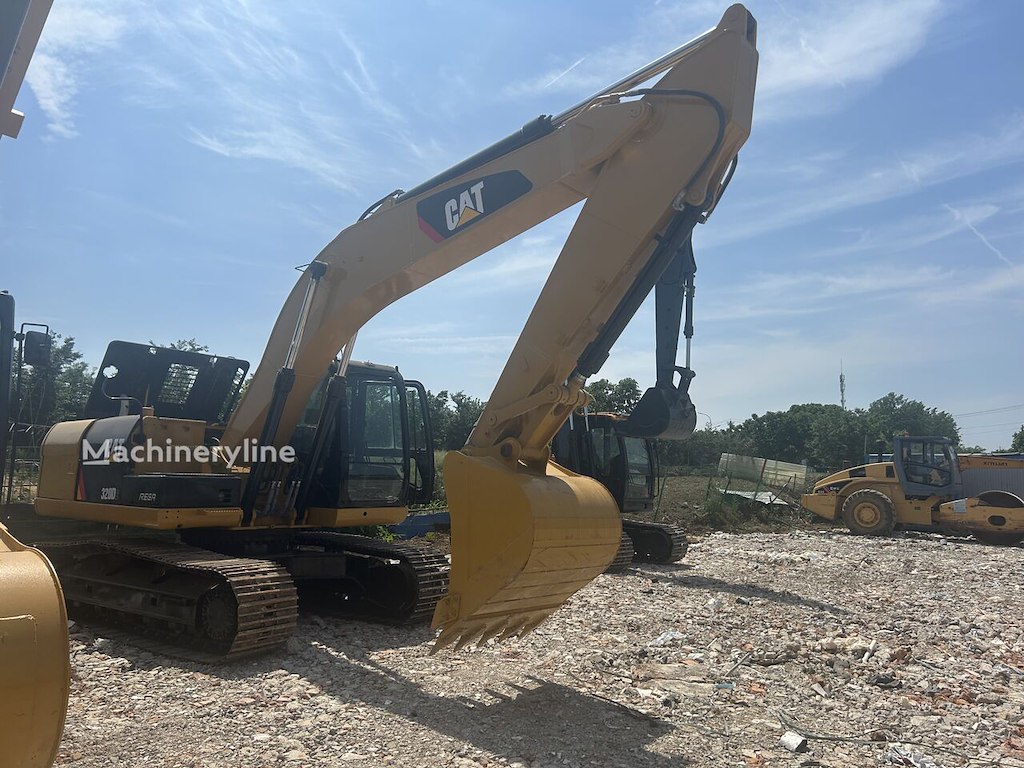 Caterpillar 320D bager guseničar