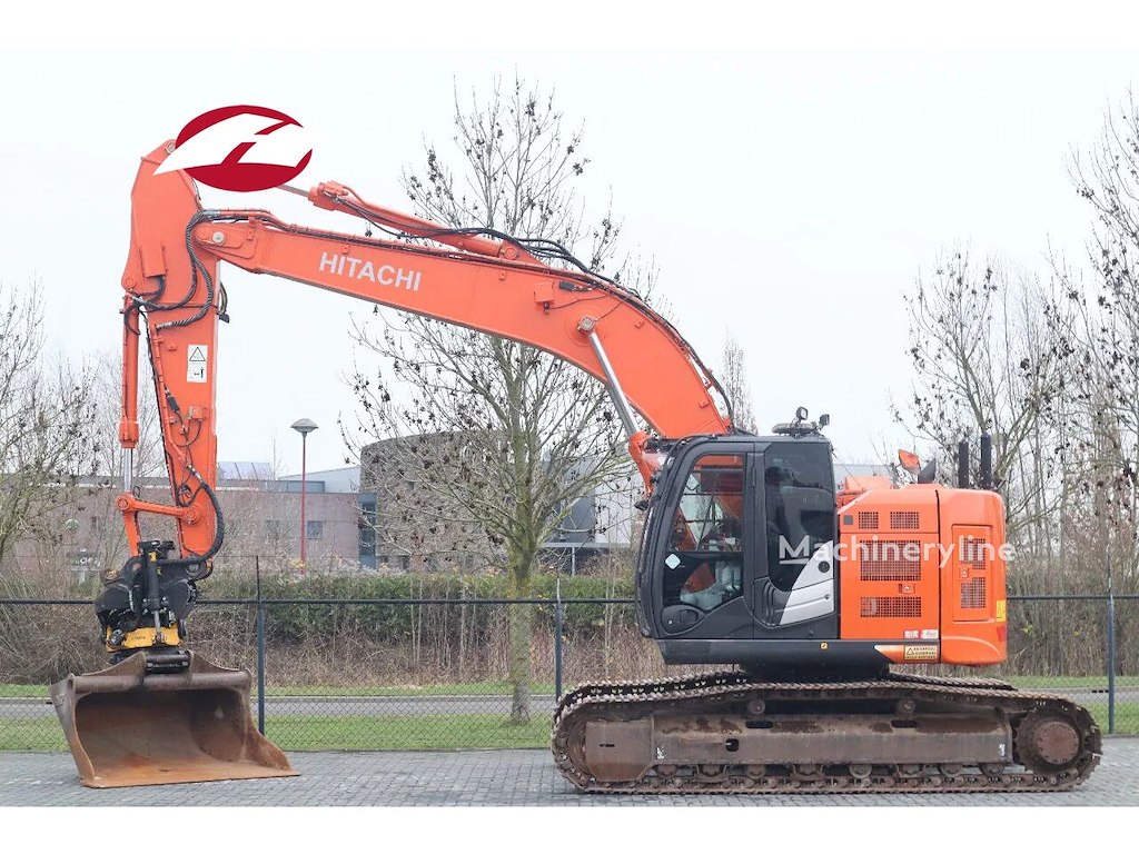 Hitachi ZX225 US LC-6 | ROTOTILT | BUCKET | GOOD CONDITION bager guseničar