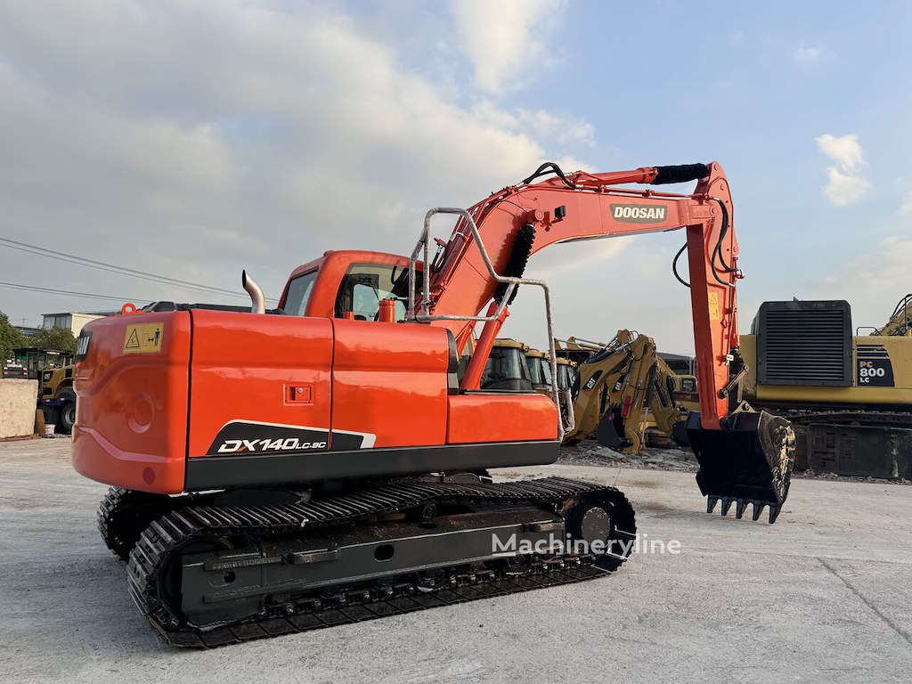 Doosan DX140LC-9C bager guseničar